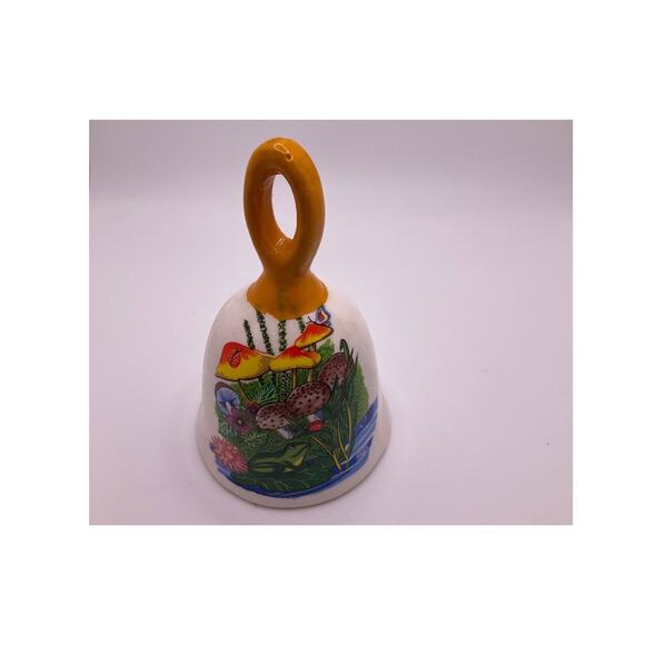 Unbranded | Accents | Vintage Decorative Bell Ceramic Frog Toadstool 5 ...